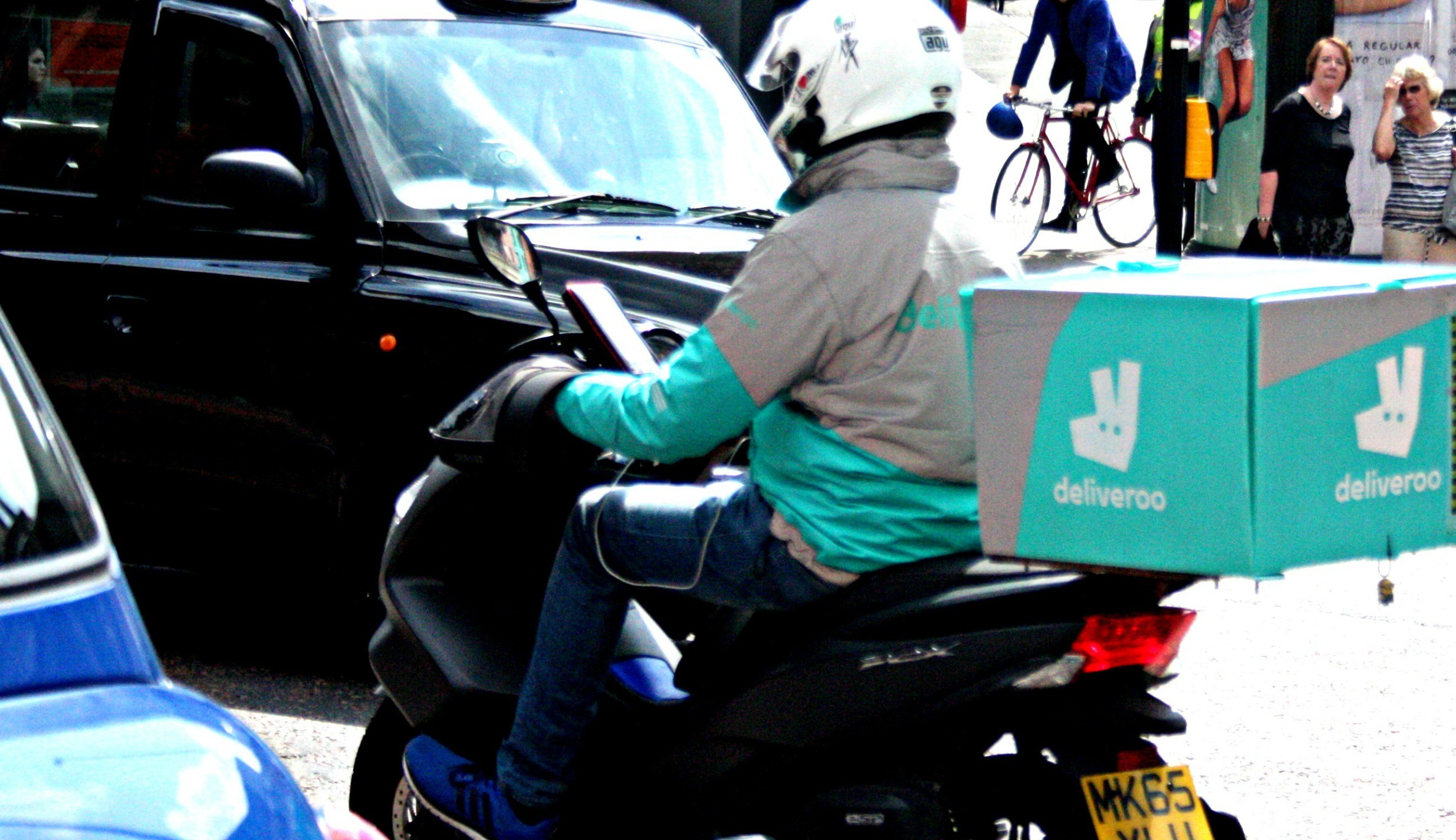 How Deliveroo pretend to be faster to get you as a customer - The Joy ...